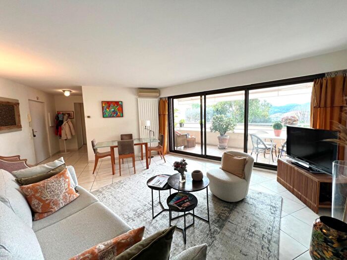 Appartement à vendre - Antibes, Rabiac, Carriat, Les Semboules, Les Brusquets - 3 pièces - 2 chambres