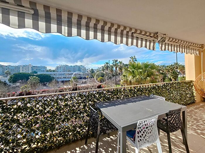 Appartement 4 pièces à vendre - Cannes, Pointe Croisette