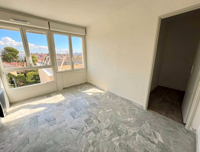 Appartement à louer - Montolivet, Marseille ème arrondissement - 4 pièces - 3 chambres