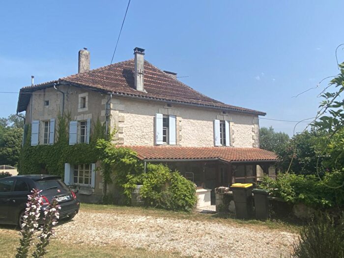 Maison à vendre - Aubeterre-sur-Dronne - 4 chambres