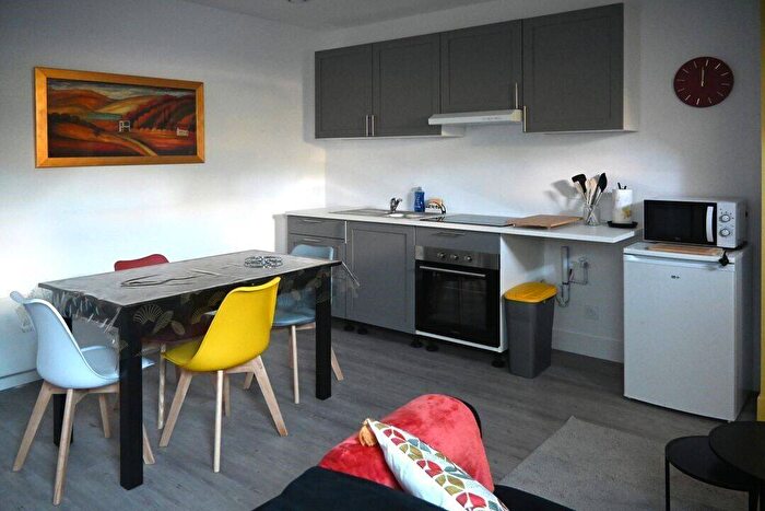 Appartement à louer - Douchy-Montcorbon - 2 pièces - 1 chambre