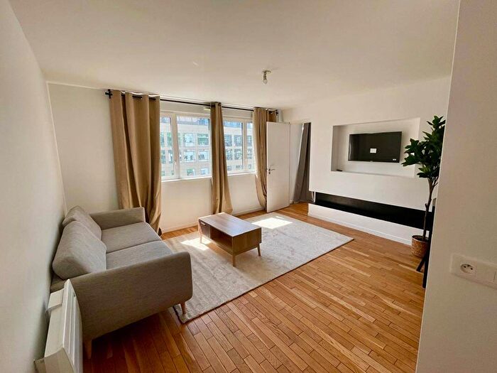 Courbevoie : Appartement 2 pièces à louer