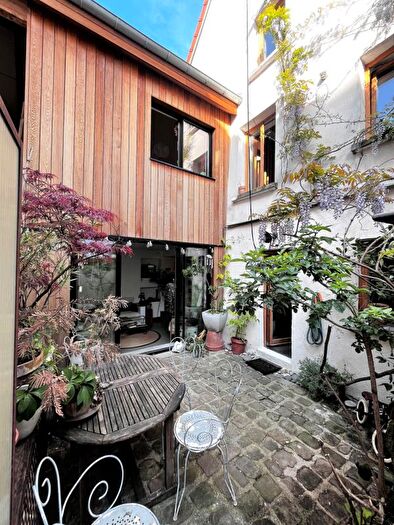 Maison à vendre - Bagnolet, Centre-ville - 5 pièces - 3 chambres