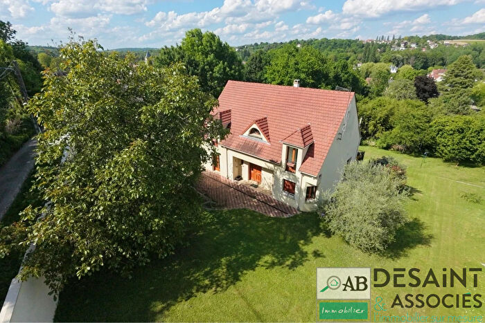 Villiers-sur-Morin : Maison 8 pièces à vendre