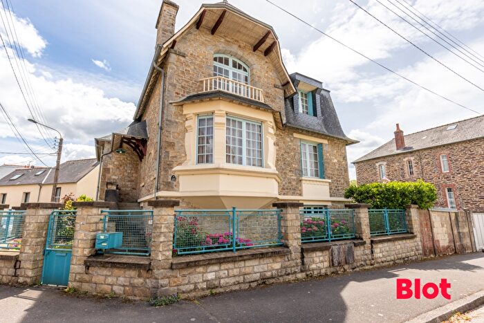 Maison 9 pièces à Quartiers Nord-Est, Jeanne d'Arc, à vendre