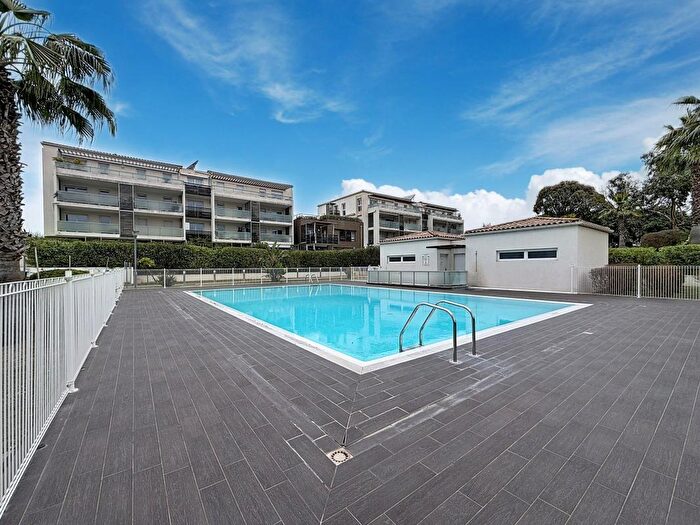 Appartement à vendre - Le Cannet, Aubarède - 3 pièces - 2 chambres