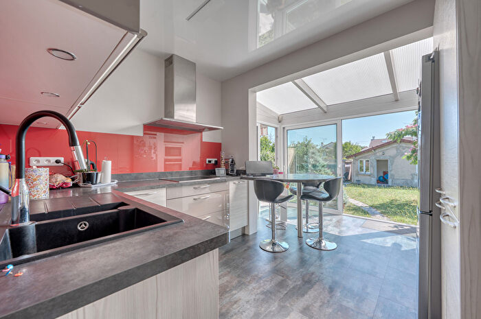 Maison à vendre - Brunoy, Nord - 6 pièces - 4 chambres