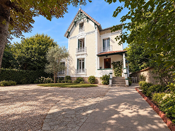 Champigny-sur-Marne - Maison 11 pièces à vendre