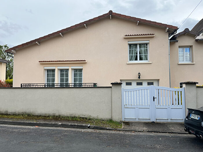Maison à vendre - Châtellerault, Ozon - 5 pièces - 3 chambres