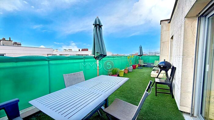 Appartement à vendre - Le Raincy, Gare - 3 pièces - 2 chambres