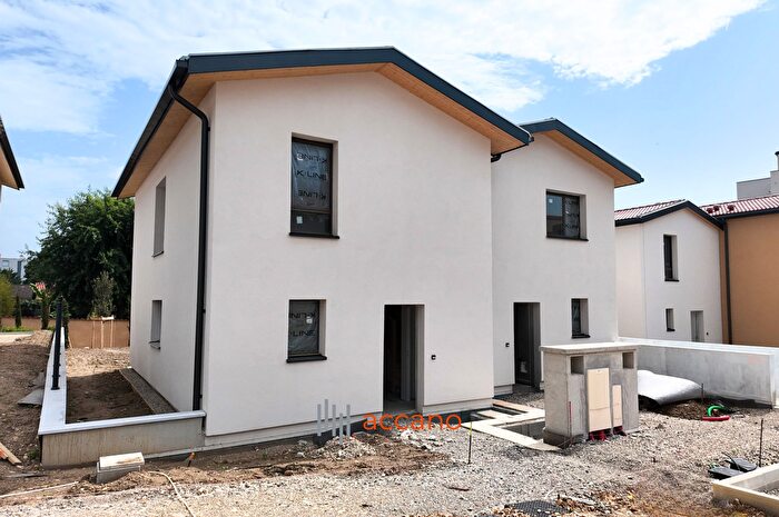 Maison à vendre - Décines-Charpieu, Centre-ville - 4 pièces - 3 chambres