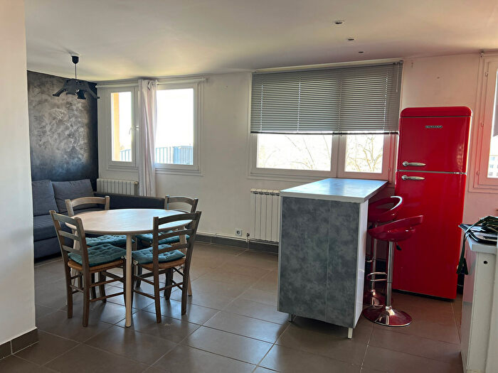 Appartement à louer - Nanterre, Vieux Pont - 2 pièces - 1 chambre
