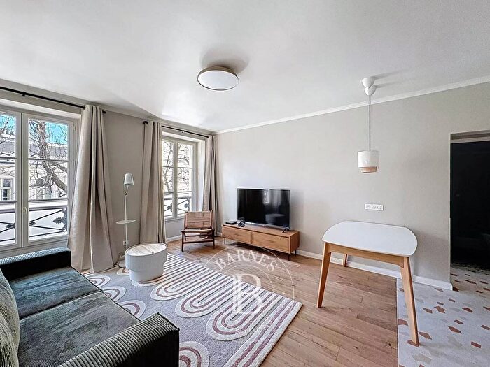 Appartement à louer - Saint Thomas dAquin, Paris ème arrondissement - 2 pièces - 1 chambre