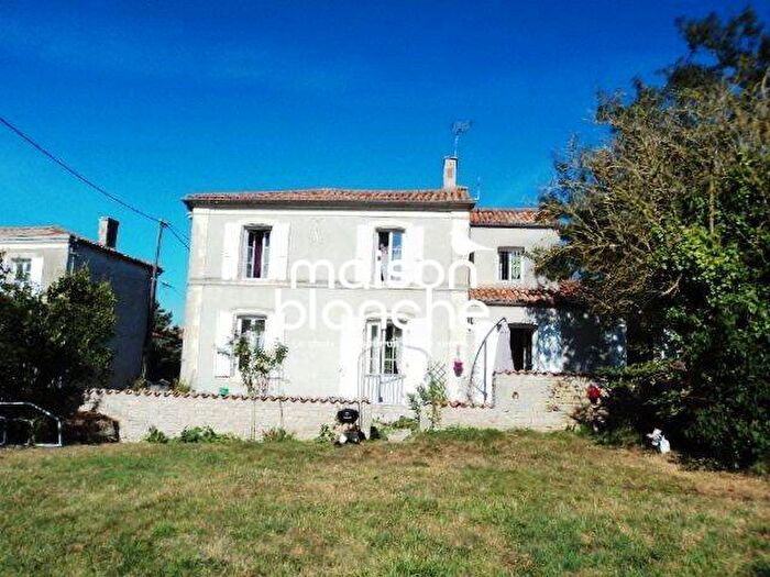 Vouhé - Maison 4 pièces à louer