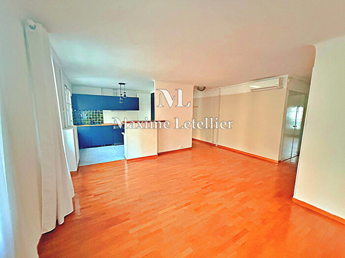 Appartement à vendre - Marseille e , Cinq Avenues - 2 pièces - 1 chambre