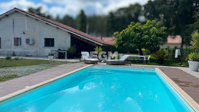 Maison à vendre - Bias - 7 pièces - 5 chambres