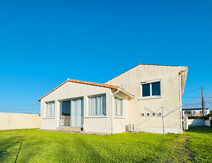 Maison à vendre - Corme-Écluse - 5 pièces - 4 chambres