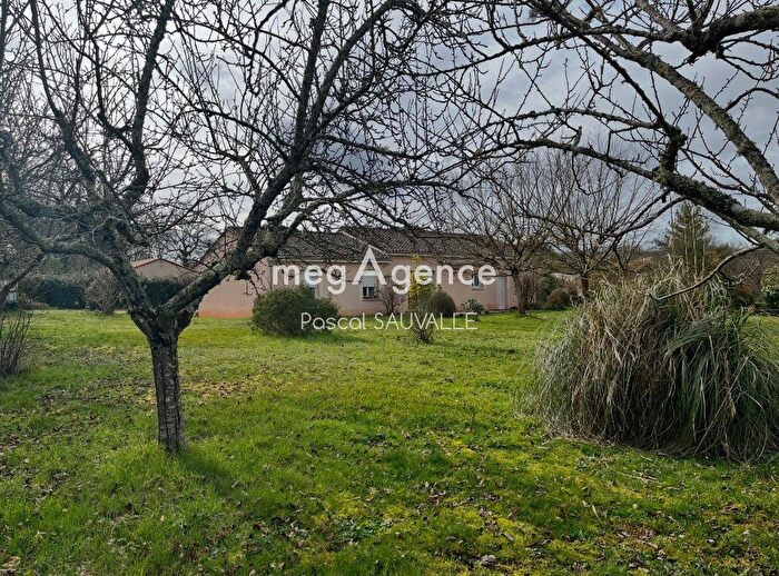 Maison à vendre - Tocane-Saint-Apre - 4 pièces - 3 chambres