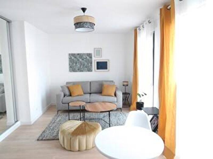 Appartement à louer - Centre Ville, Rueil-Malmaison - 1 pièce