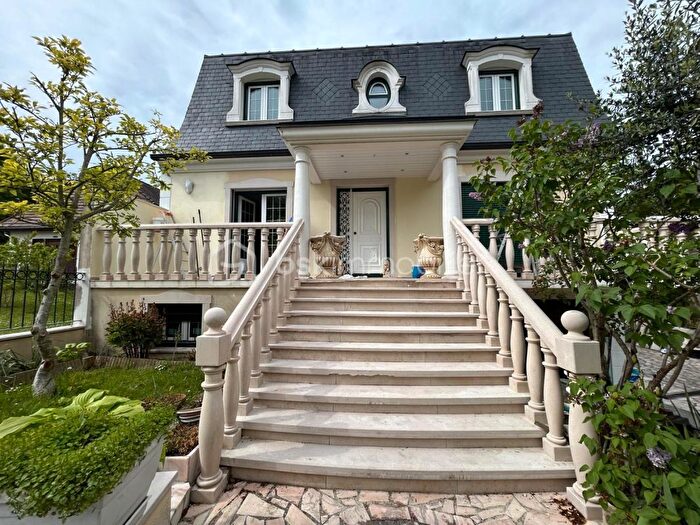 Maison à vendre - Le Plessis-Trévise, Saint-Antoine - 6 pièces - 4 chambres