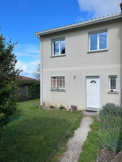 Maison 4 pièces à Prignac-et-Marcamps, à vendre