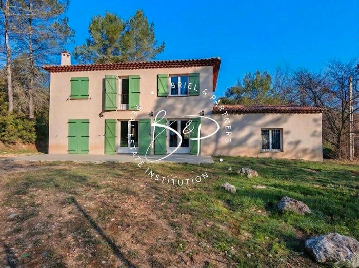 Maison 4 pièces à louer à Taradeau