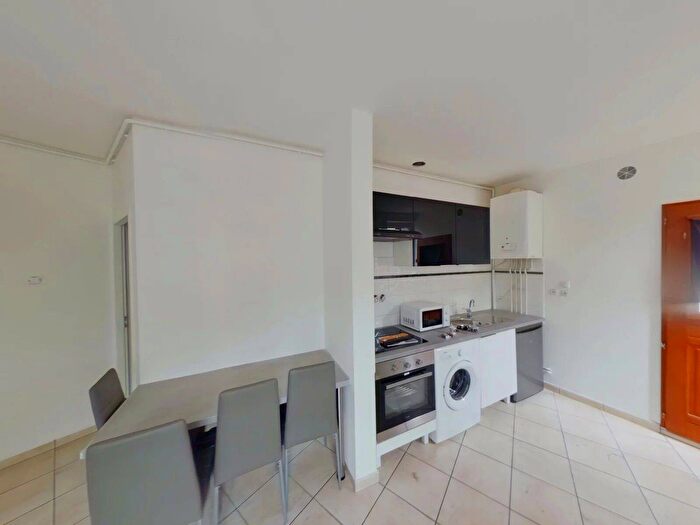 Appartement à louer - Saint-Étienne - 3 pièces - 2 chambres