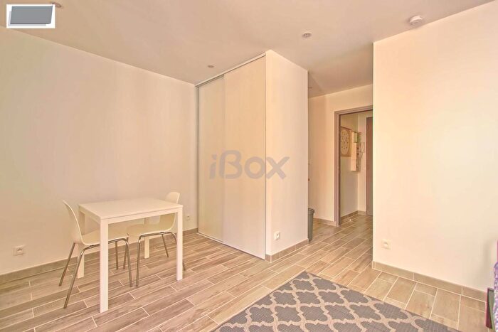 Appartement à louer - Toulon, Champs-de-Mars - 1 pièce