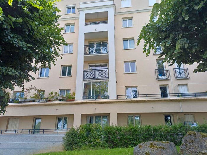 Descartes, Champs-sur-Marne : Appartement 4 pièces à louer