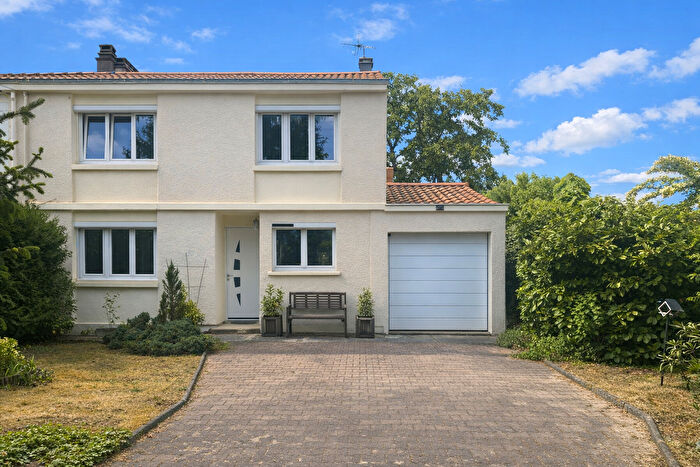 Maison à vendre - Le Taillan-Médoc - 4 pièces - 3 chambres