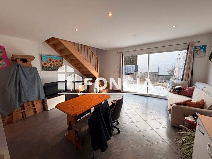 Maison à louer - Montbernier, Bourgoin-Jallieu - 3 pièces - 2 chambres