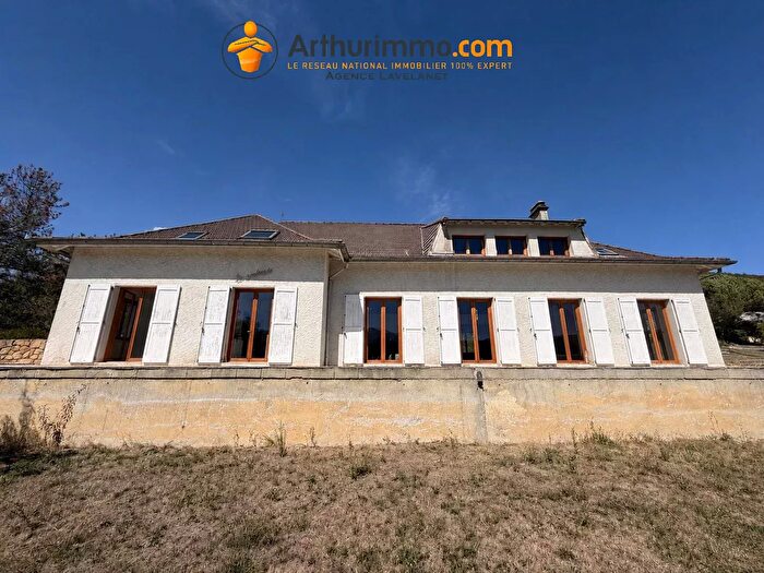 Saint-Jean-d'Aigues-Vives : Maison 13 pièces à vendre