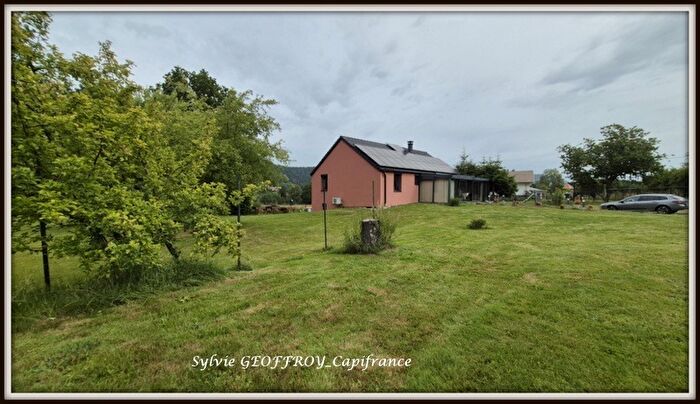 Maison 5 pièces à Étival-Clairefontaine, à vendre