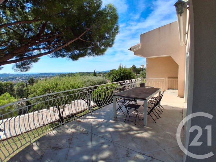 Maison 8 pièces à louer à La Garde