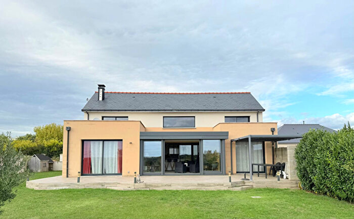 Maison à vendre - Louresse-Rochemenier - 6 pièces - 3 chambres