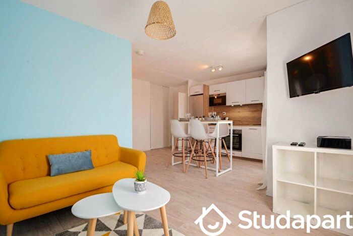 Appartement à louer - Besagne, Toulon - 1 pièce - 4 chambres