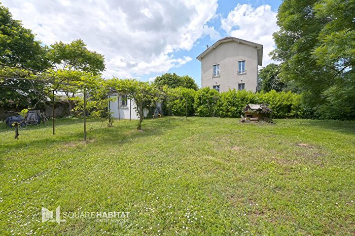 Maison à vendre - Beaurepaire - 5 pièces - 4 chambres