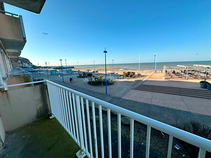 Appartement à vendre - Saint-Valery-en-Caux - 4 pièces - 3 chambres