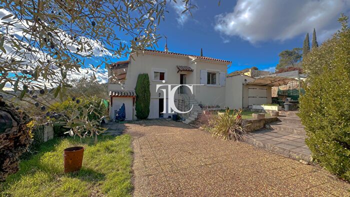 Maison à vendre - Saint-Ambroix - 9 pièces - 5 chambres