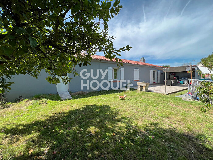 Maison à vendre - Saint-Paul-Mont-Penit - 5 pièces - 3 chambres