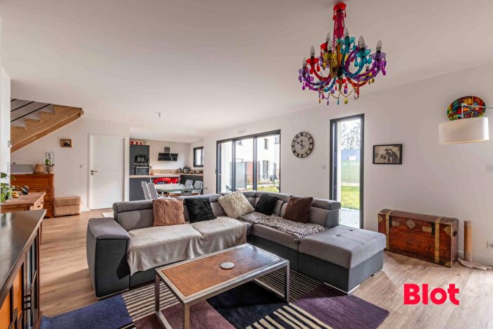 Maison à vendre - Liffré - 6 pièces - 4 chambres