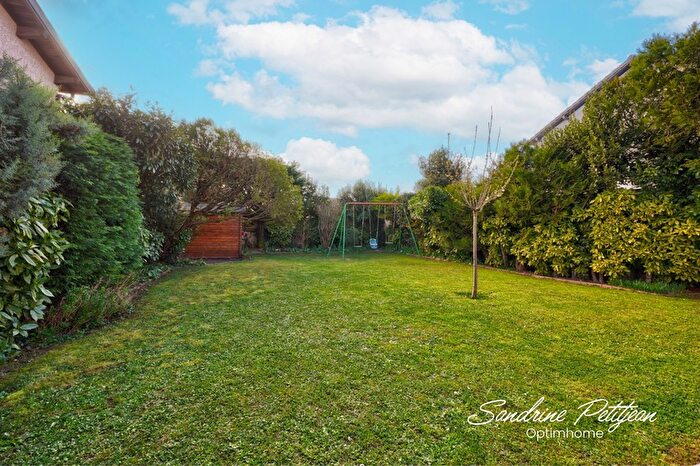 Maison à vendre - Vaulx-en-Velin, Le Pont des Planches - 5 pièces - 3 chambres