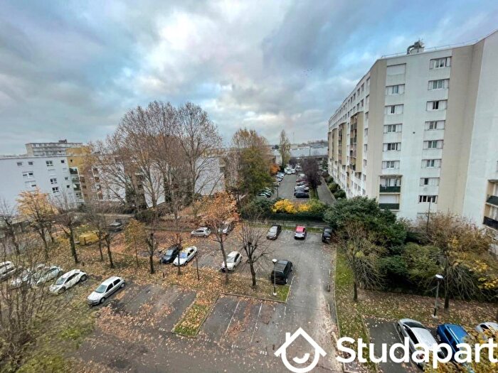 Appartement à louer - Péri-Langevin-Stalingrad-Politzer, Saint-Denis - 1 pièce - 1 chambre