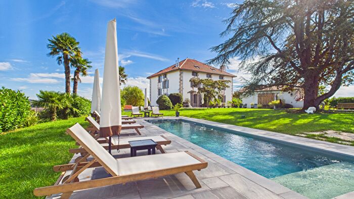 Maison à vendre - Guiche - 11 pièces - 6 chambres