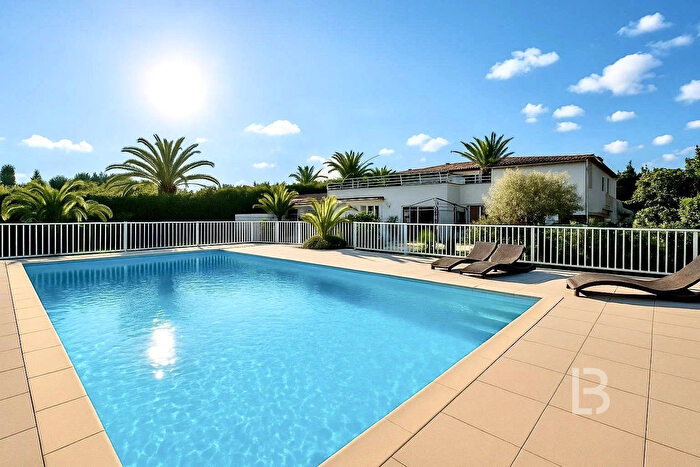 Appartement à vendre - Mougins, Font Neuve, Saint-Basile, Fontmerle, Nartassière - 4 pièces - 3 chambres