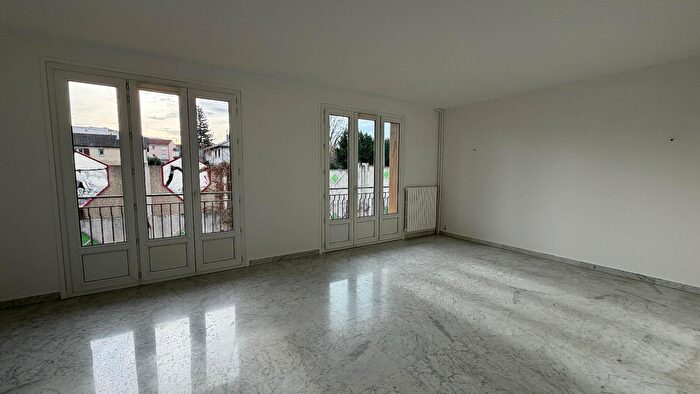 Appartement à louer - Clermont-Ferrand, Herbet, Brezet, Saint-Jean - 4 pièces - 3 chambres