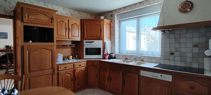 Assais-les-Jumeaux : Maison 8 pièces à vendre