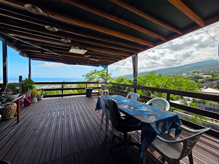 Maison à vendre - Saint-Paul, Bois de Nèfles - 6 pièces - 4 chambres