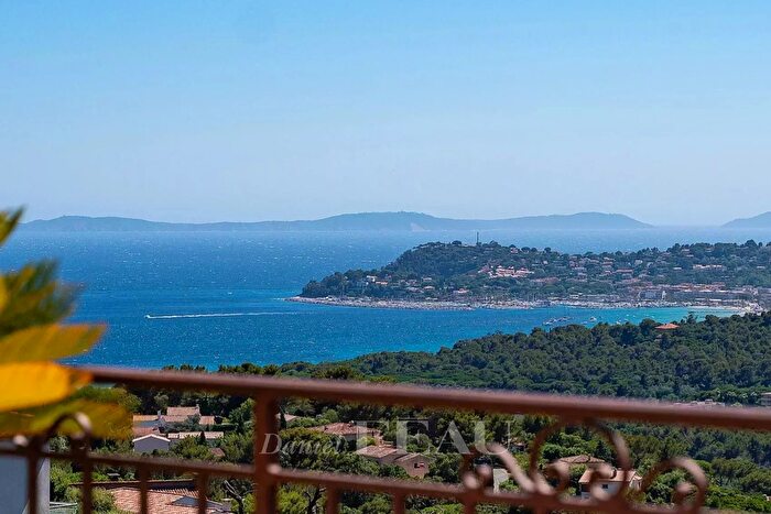 Maison à vendre - La Croix-Valmer - 6 pièces - 5 chambres