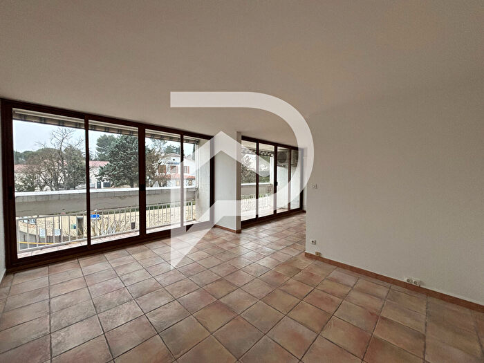 Appartement à louer - Gréoux-les-Bains - 4 pièces - 2 chambres